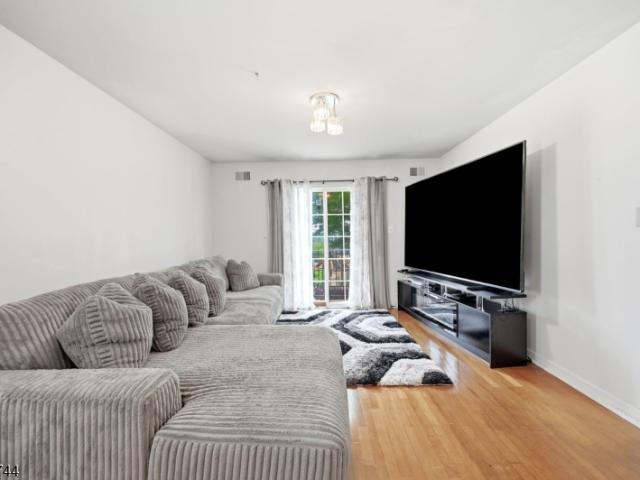 114 4TH Street