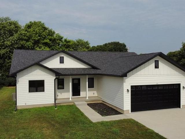 114 6th St SE, Badger, IA 50516
