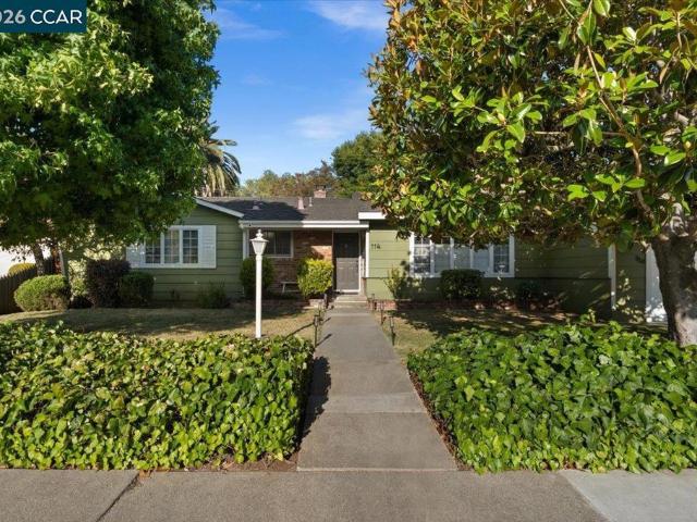 114 Combs Ln