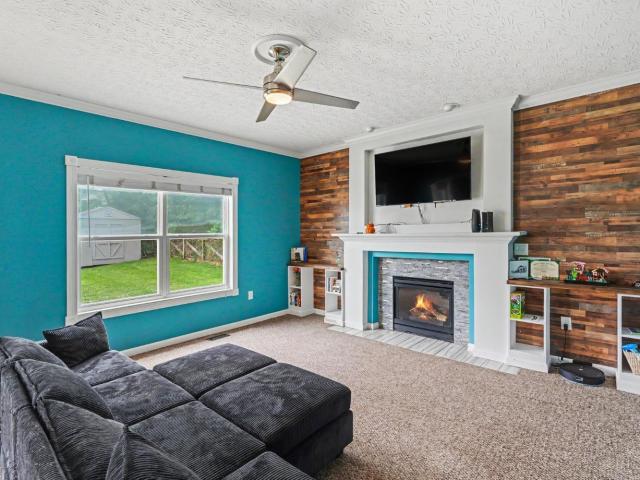 114 Compass Court