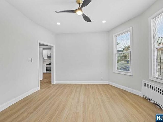 114 Cambridge Avenue # 1F