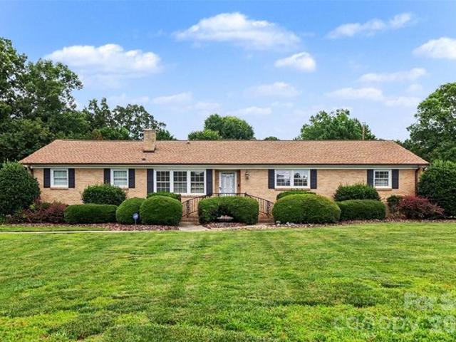 114 Carderock Ct, Charlotte, NC 28214
