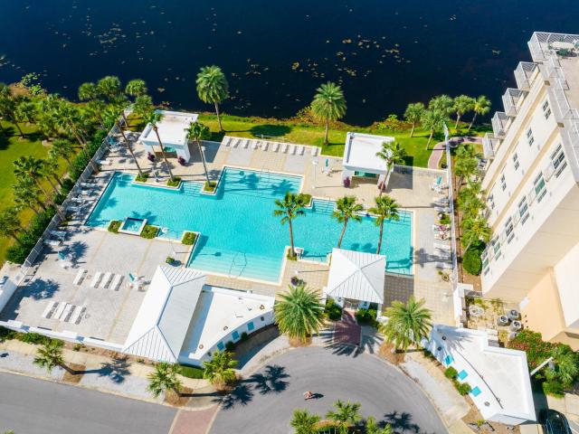 114 Carillon Market St, Unit 402, Panama City Beach, FL 32413 | MLS #1002