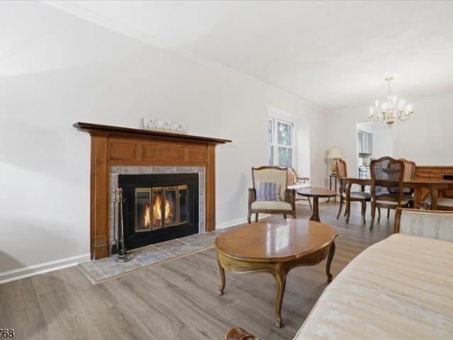 114 Carriage Ln