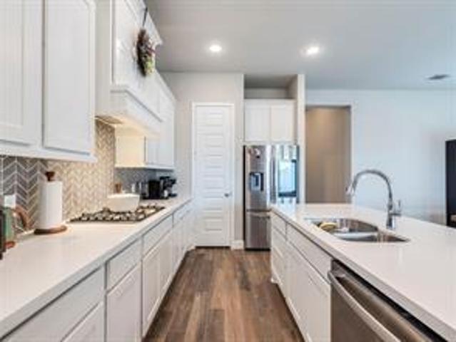 114 Chinaberry Bnd