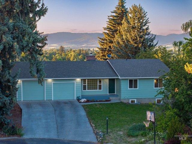 114 Arrow St, Moscow, ID 83843