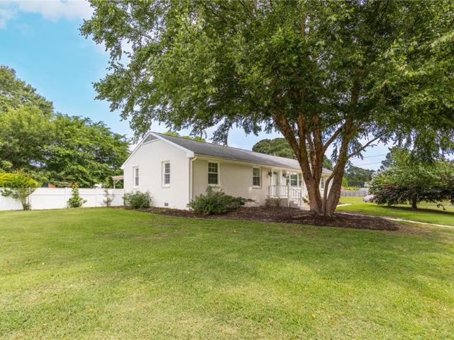 114 Bobby Jones DR