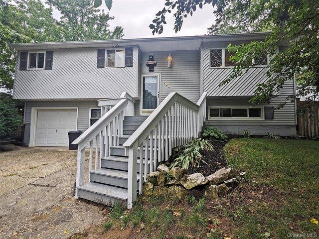114 Berkeley Ave, Selden, NY 11784