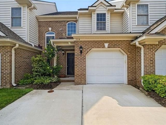 114 Bluff Ter, Newport News, VA 23602