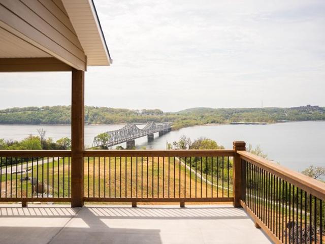 114 Bridgewater Loop Unit 4, Kimberling City, MO 65686