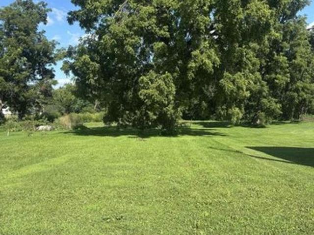 114 Broadway St, Charlotte, IA 52731