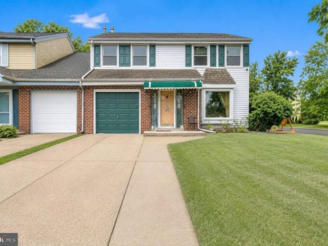114 Burnam Wood Ct, Mount Laurel, NJ 08054