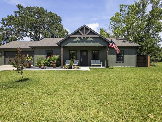 114 Garrett Ln, Gun Barrel City, TX 75156