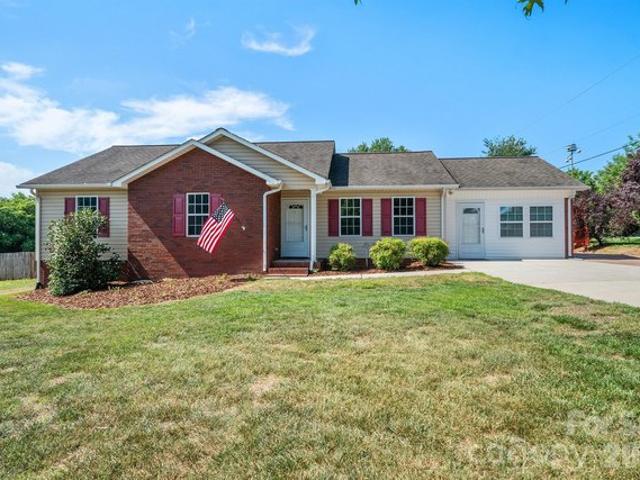 114 Glenwood Valley Dr, Harmony, NC 28634
