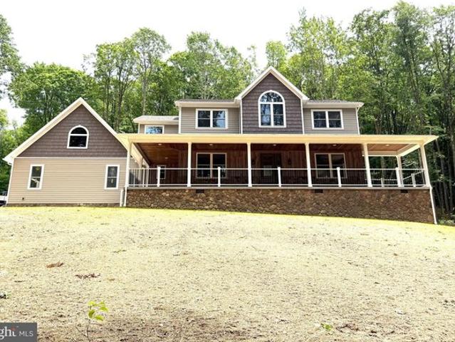 114 Dripping Spring Rd, Morgantown, WV 26508