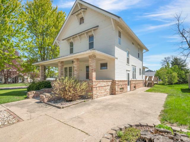 114 E 4th Street
