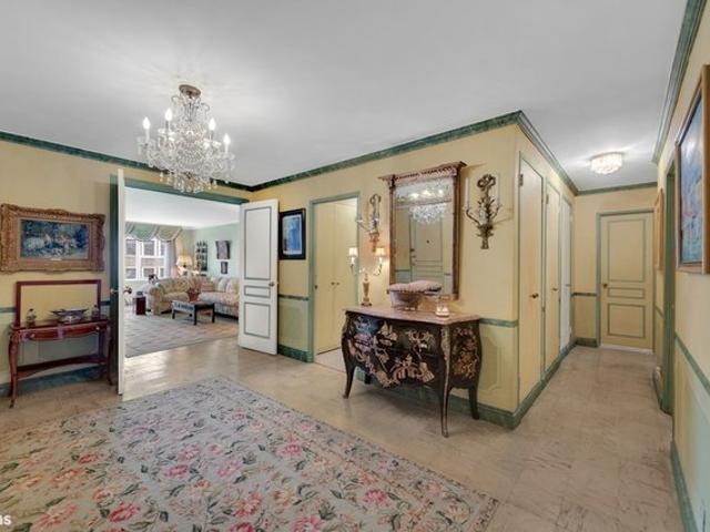 114 E 72nd St Apt 9C, Manhattan, NY 10021