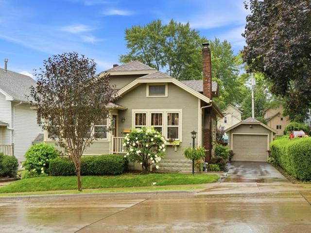 114 E 8th St, Muscatine, IA 52761