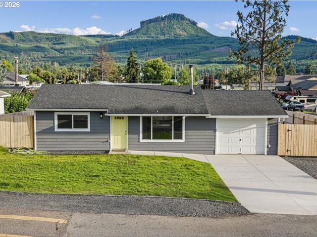 114 E 3rd St, Lowell, OR 97452