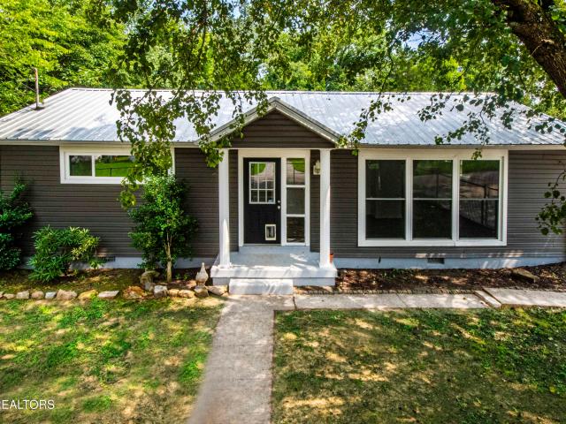 114 E Arrowwood Rd