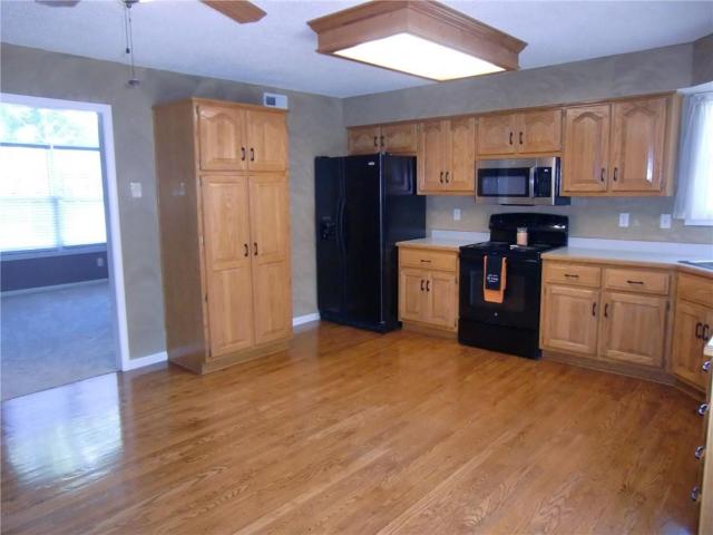 114 E Calico Drive
