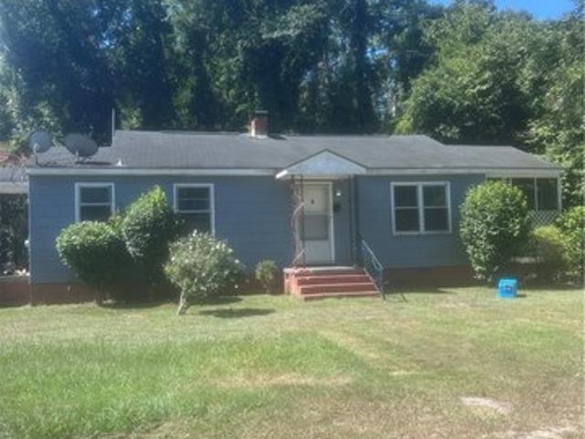 104 E Cottingham St, Maxton, NC 28364