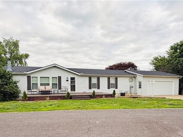 114 E Oak St, Emma, MO 65327