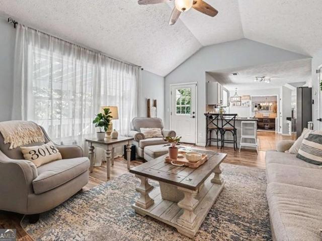 114 Eagle Glen Dr, Woodstock, GA 30189