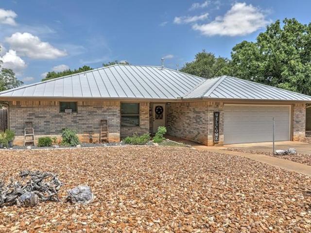 114 Edgewood Dr, Fredericksburg, TX 78624