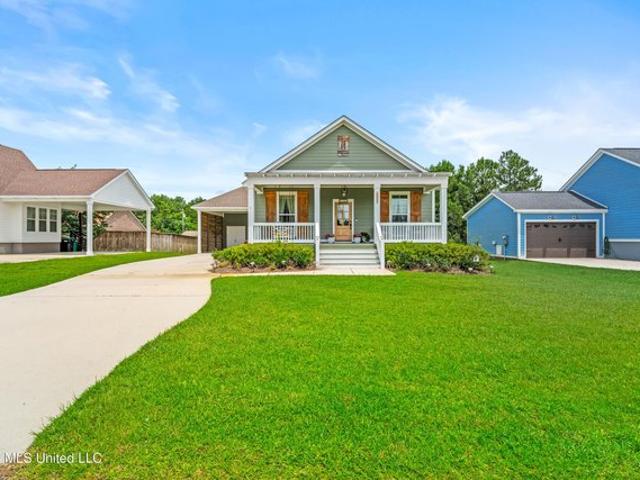 114 Elva Dr, Pass Christian, MS 39571