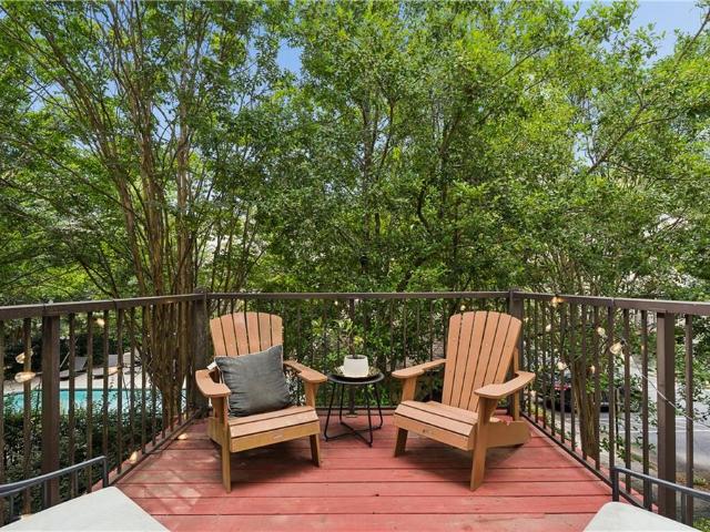 114 Knob Hills Circle