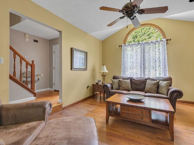114 Kaye Cir