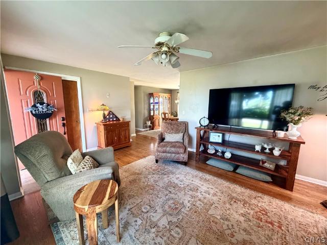 114 Kimberly Drive E