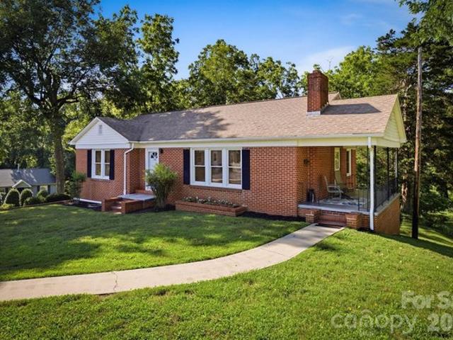 114 Harris Dr, Morganton, NC 28655