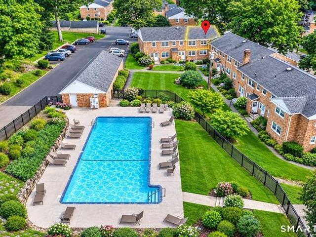114 Heritage Hill Rd Apt C, New Canaan, CT 06840