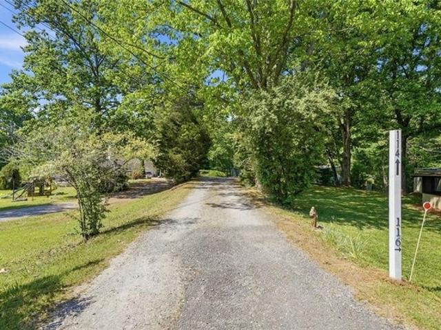 114 Oak Crest Cir, Canton, GA 30115