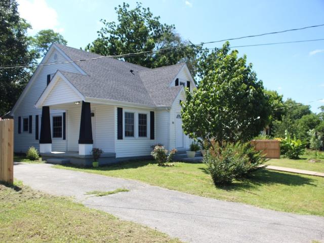 114 Oak St