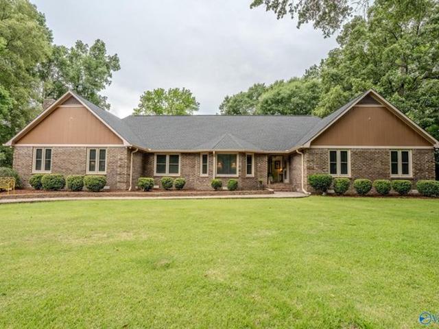 114 Oakleaf Cir, Moulton, AL 35650