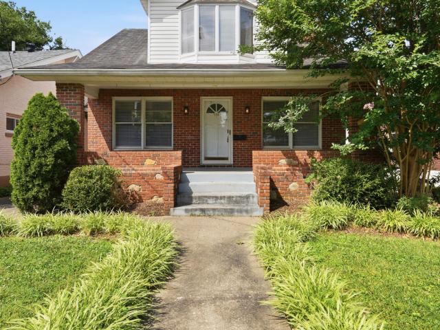 114 Oxford Pl