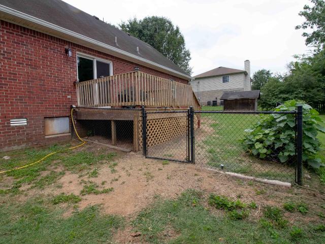 114 Lake Forest Dr
