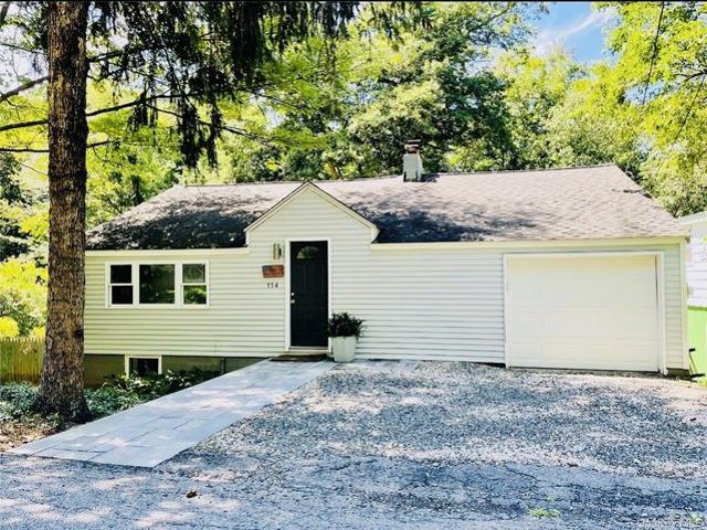 114 Lake Kitchawan Dr, South Salem, NY 10590