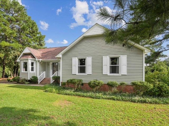 114 Lakeside Circle