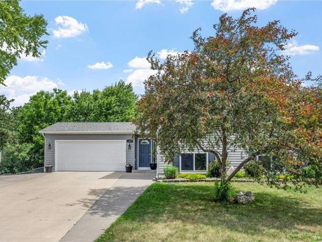 114 Lillie Ln SE, Pine Island, MN 55963