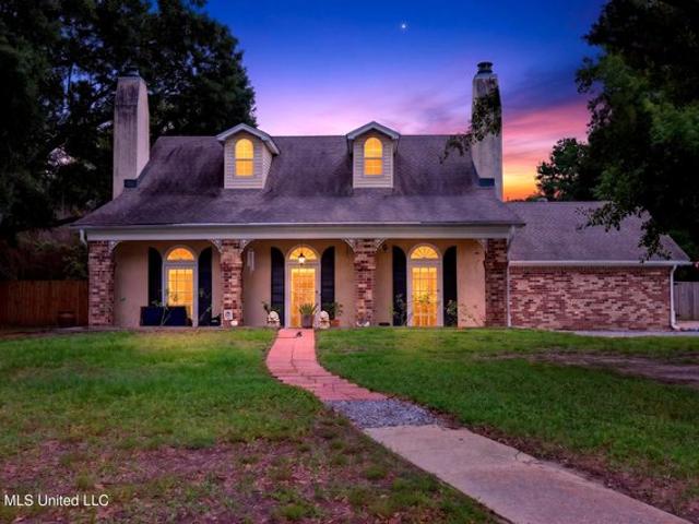 114 Linnet Dr, Ocean Springs, MS 39564