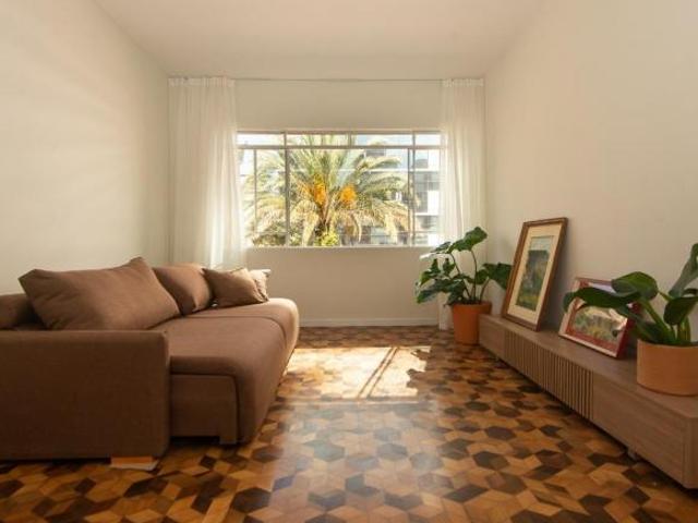 114 m² entre o Centro e o Batel, para viver a cidade a pé