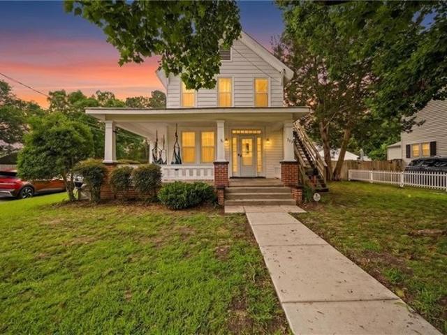 114 Maxwell Ave, Portsmouth, VA 23702