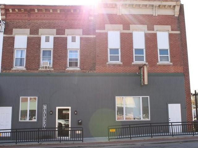 114 Main St, Shelbyville, IL 62565