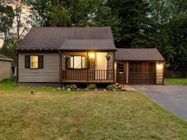 114 Maple Manor Dr, Syracuse, NY 13212