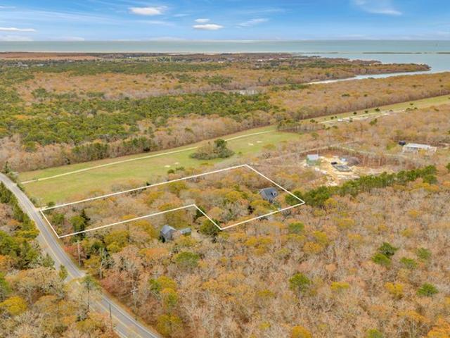114 Meetinghouse Way, Edgartown, MA 02539