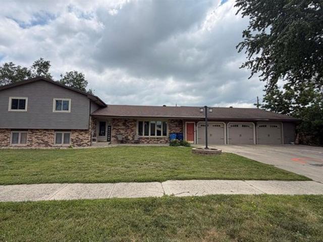 114 N 6th Ave, Sheldon, IA 51201